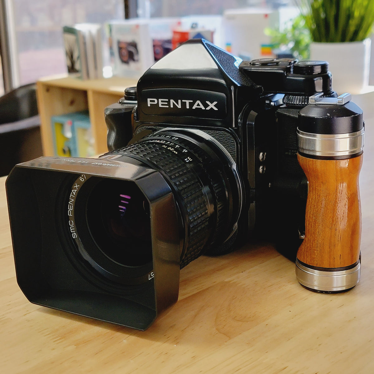 Pentax 67 Body (Late) with metered viewfinder, grips and 75mm f/4.5 Le ...
