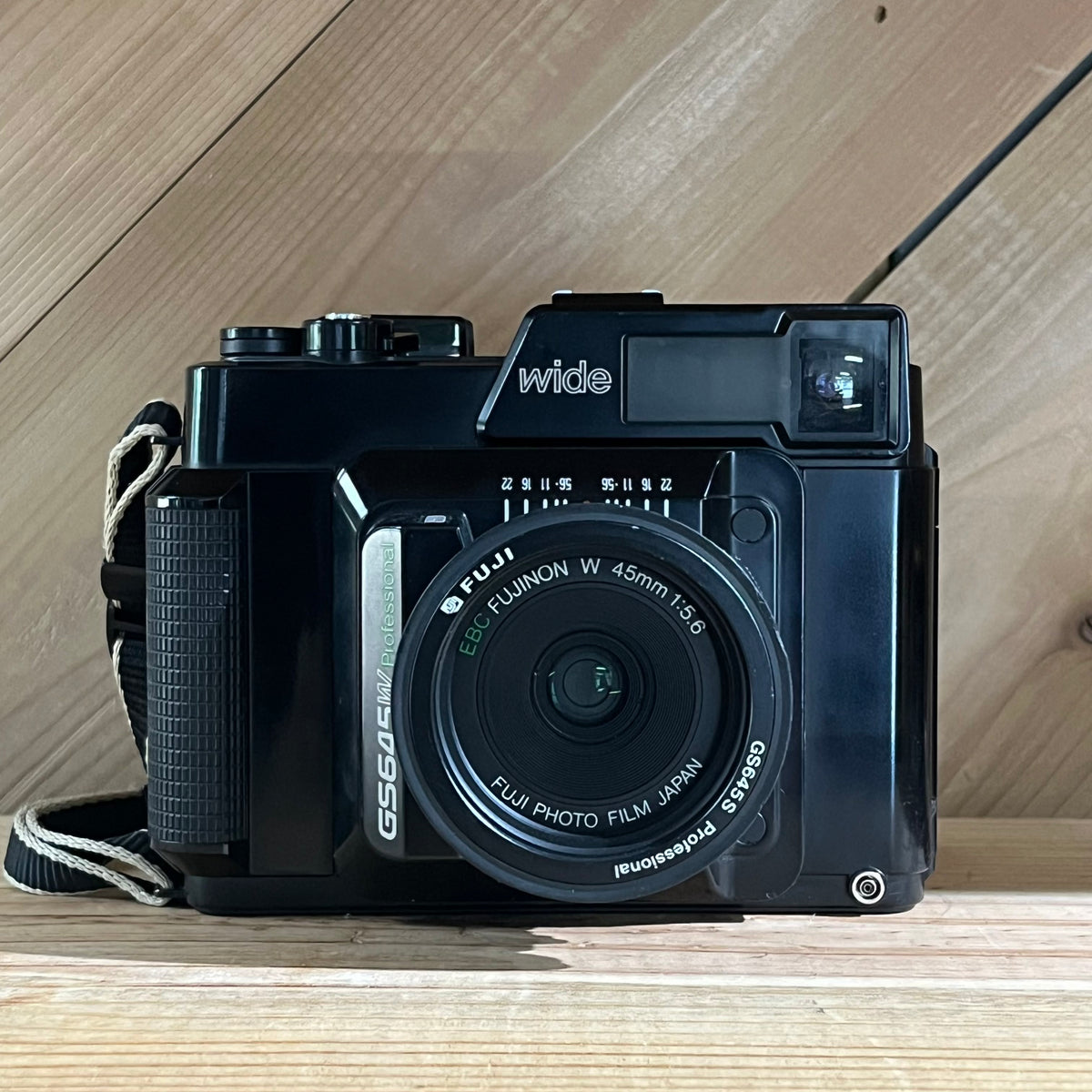 Fujifilm GS645W Professional Wide 45mm f/5.6 Medium Format Camera ...
